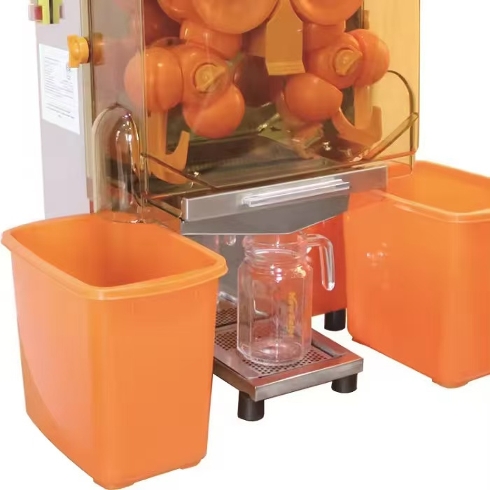 Orange juice extracting machine for farmers